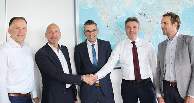 Signing a contract with Royal Haskoning - Aerzen Relaunch